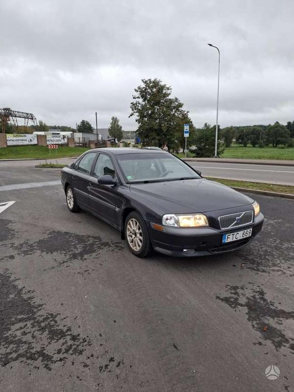 Grey Volvo S80 1999 in Utena, with an engine capacity of 2.50 L and mileage of 287 thousand km for 1600 €, photo 3 on AUTOMOTO.COM.LV