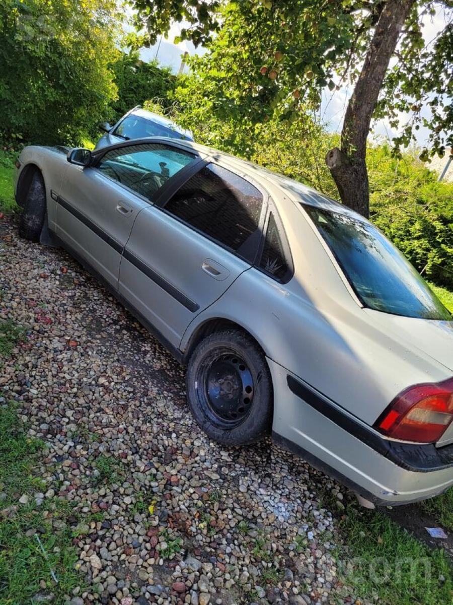 Grey Volvo S80 1999 in Tukums, with an engine capacity of 2.50 L and mileage of 376 thousand km for 750 €, photo 3 on AUTOMOTO.COM.LV