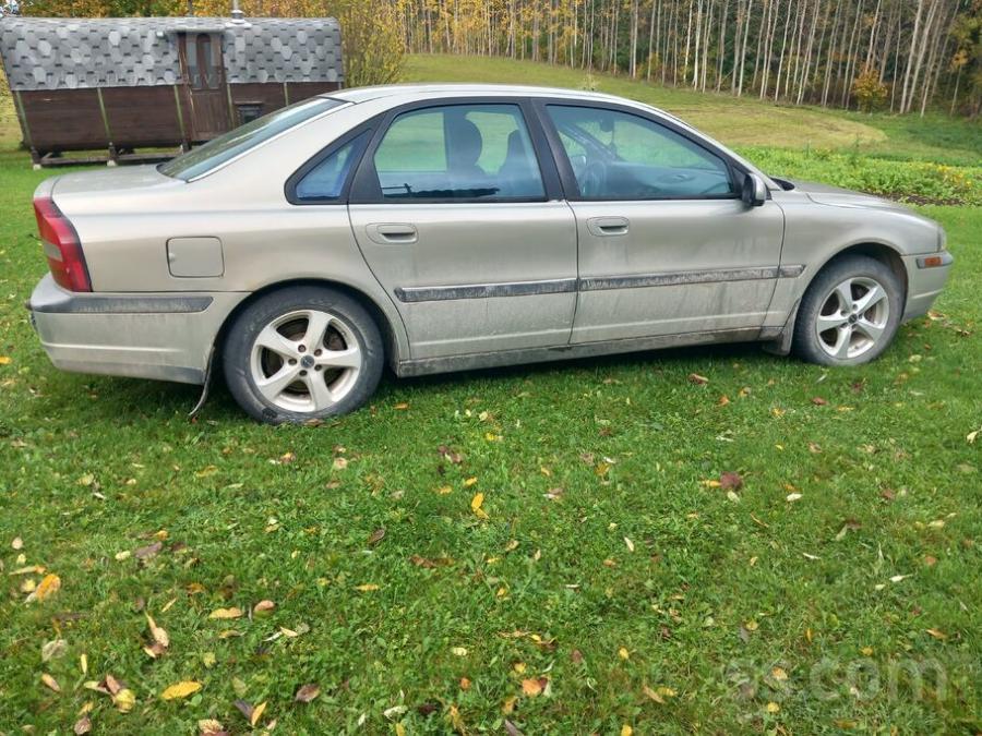 Pelēks Volvo S80 1999 Valmiera, ar dzinēja tilpumu 2.50 L un nobraukumu 340 tūkst. km par 499 €, foto 1 vietnē AUTOMOTO.COM.LV