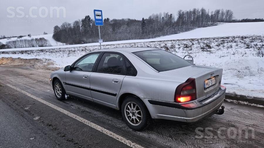 Pelēks Volvo S80 2000 Madona, ar dzinēja tilpumu 2.40 L un nobraukumu 0 tūkst. km par 1300 €, foto 1 vietnē AUTOMOTO.COM.LV