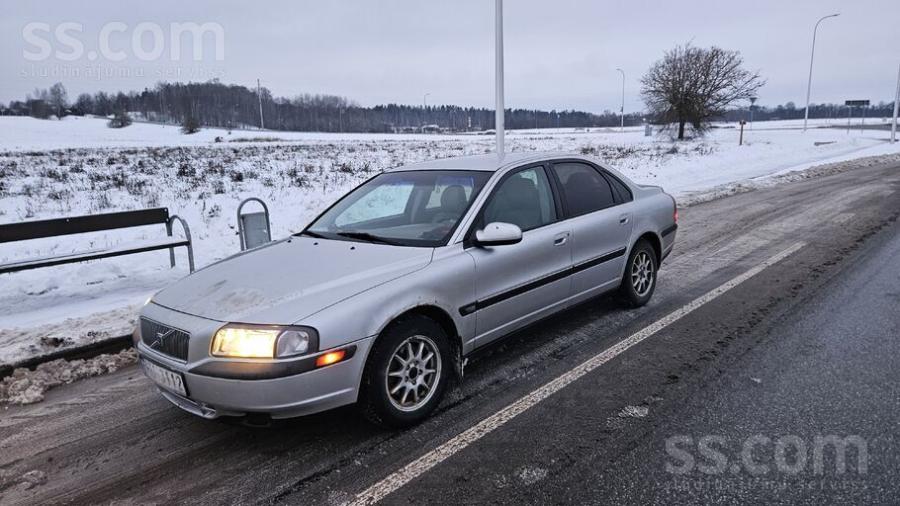 Pelēks Volvo S80 2000 Madona, ar dzinēja tilpumu 2.40 L un nobraukumu 0 tūkst. km par 1300 €, foto 2 vietnē AUTOMOTO.COM.LV