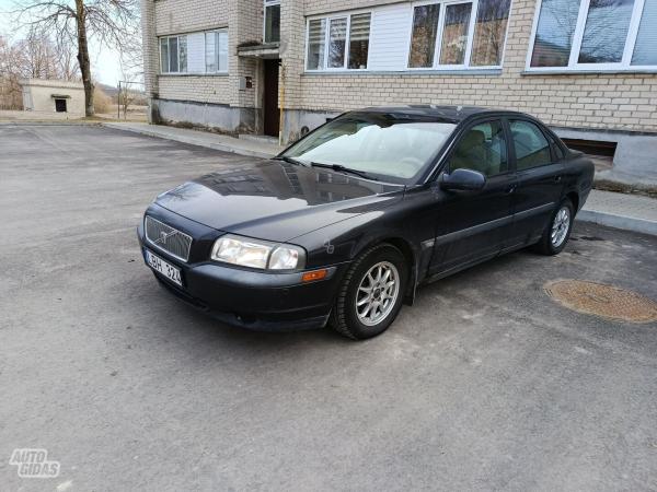 Grey Volvo S80 2000 in Siauliai, with an engine capacity of 2.50 L and mileage of 404 thousand km for 1350 €, photo 1 on AUTOMOTO.COM.LV