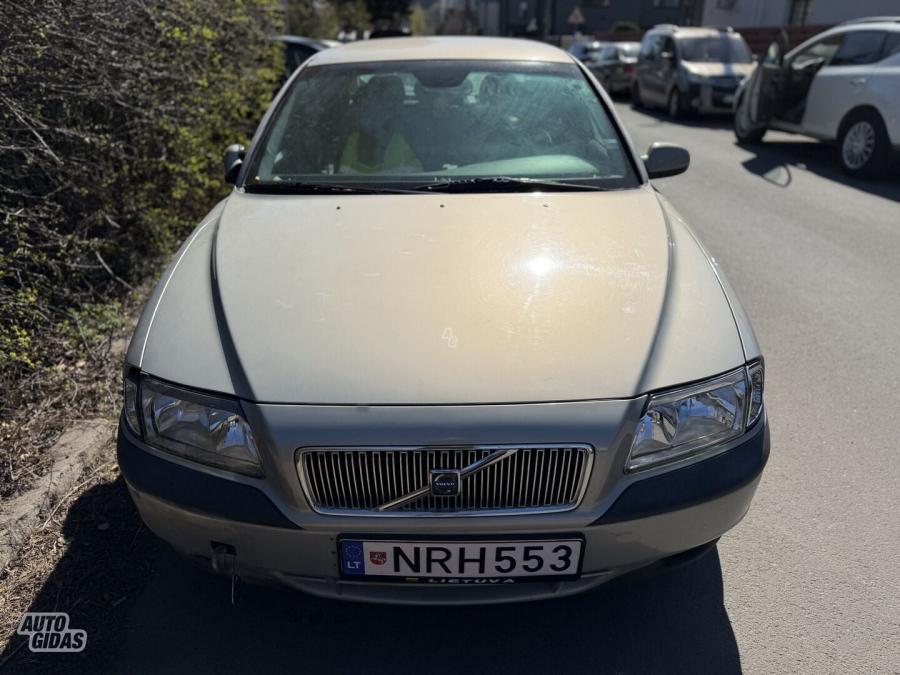 Grey Volvo S80 2000 in Kaunas, with an engine capacity of 2.50 L and mileage of 326 thousand km for 800 €, photo 3 on AUTOMOTO.COM.LV