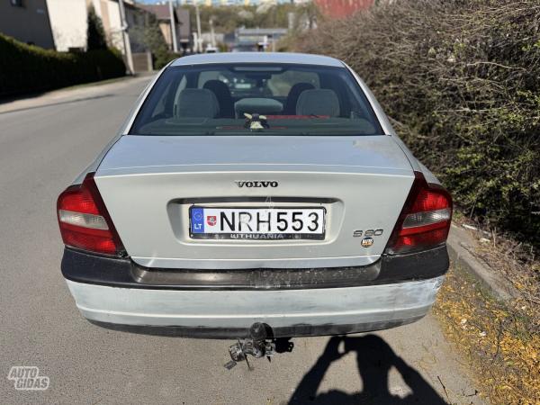 Pelēks Volvo S80 2000 Kauņa, ar dzinēja tilpumu 2.50 L un nobraukumu 326 tūkst. km par 800 €, foto 5 vietnē AUTOMOTO.COM.LV