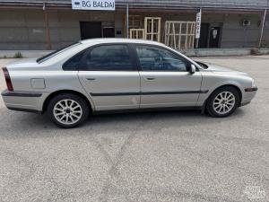 Grey Volvo S80 2000 in Jonava, with an engine capacity of 2.50 L and mileage of 318 thousand km for 900 €, photo 5 on AUTOMOTO.COM.LV