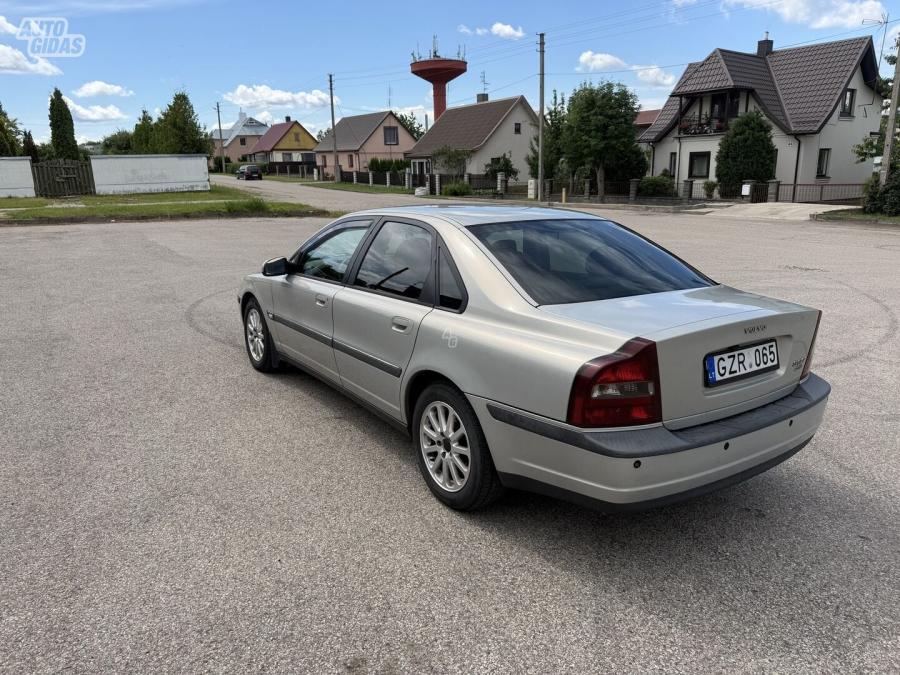 Grey Volvo S80 2000 in Jonava, with an engine capacity of 2.50 L and mileage of 318 thousand km for 900 €, photo 7 on AUTOMOTO.COM.LV