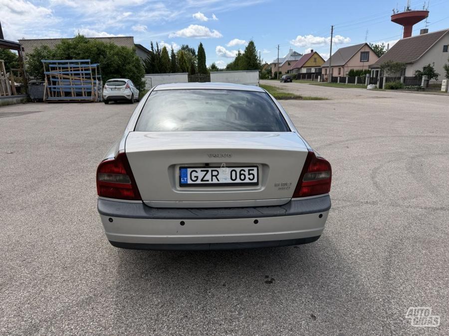Grey Volvo S80 2000 in Jonava, with an engine capacity of 2.50 L and mileage of 318 thousand km for 900 €, photo 9 on AUTOMOTO.COM.LV