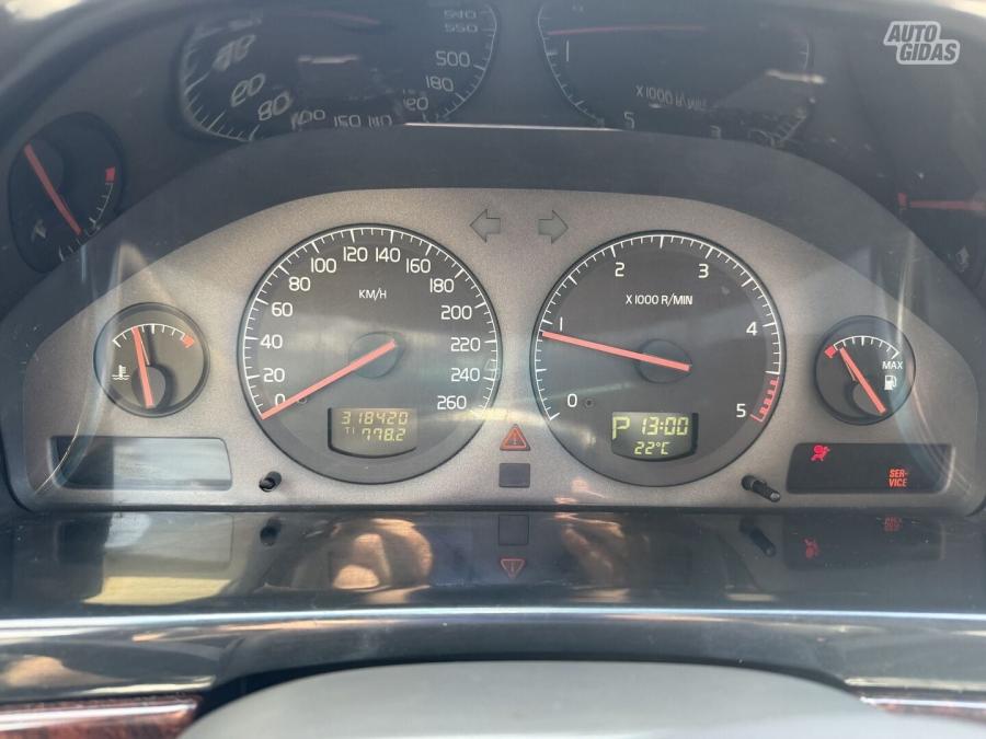 Grey Volvo S80 2000 in Jonava, with an engine capacity of 2.50 L and mileage of 318 thousand km for 900 €, photo 11 on AUTOMOTO.COM.LV