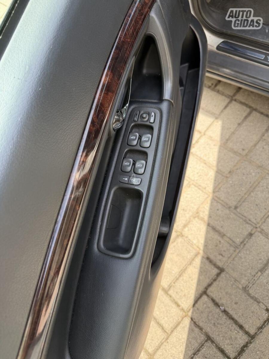 Grey Volvo S80 2000 in Jonava, with an engine capacity of 2.50 L and mileage of 318 thousand km for 900 €, photo 14 on AUTOMOTO.COM.LV
