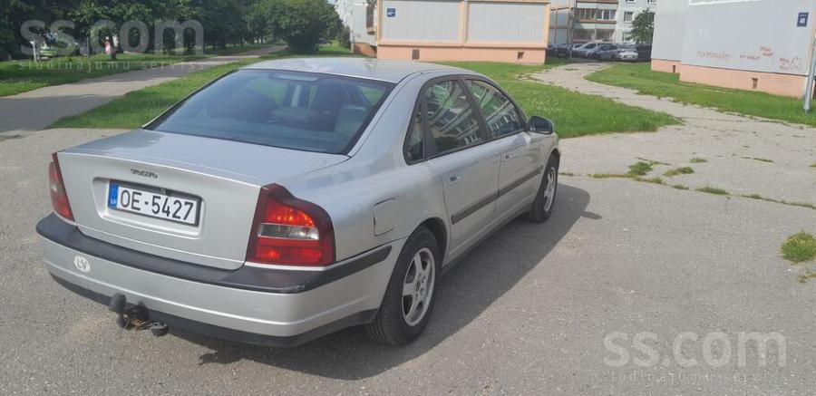 Grey Volvo S80 2000 in Riga, with an engine capacity of 2.50 L and mileage of 296 thousand km for 1000 €, photo 3 on AUTOMOTO.COM.LV