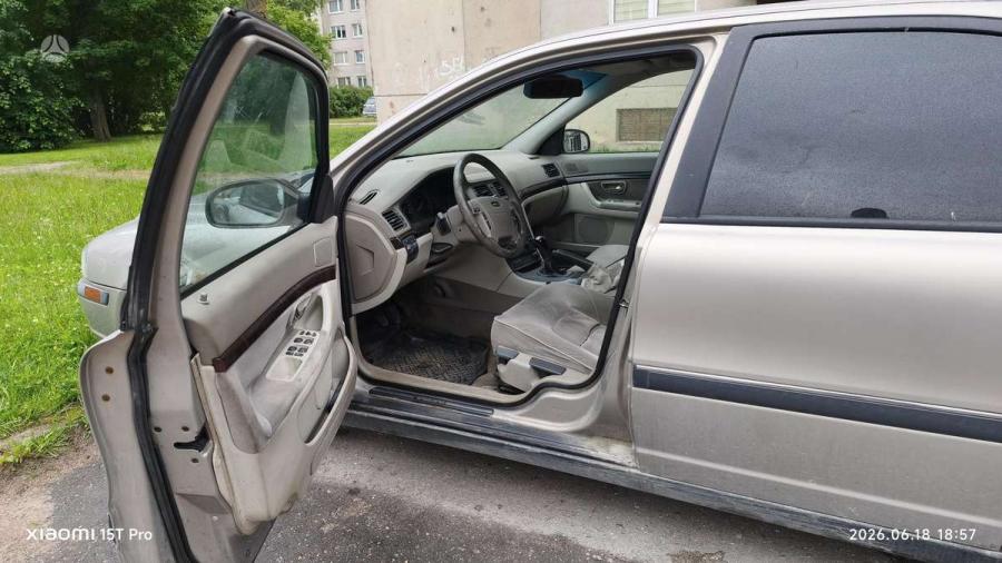 Pelēks Volvo S80 2000 Mažeikiai, ar dzinēja tilpumu 2.44 L un nobraukumu 448 tūkst. km par 450 €, foto 6 vietnē AUTOMOTO.COM.LV