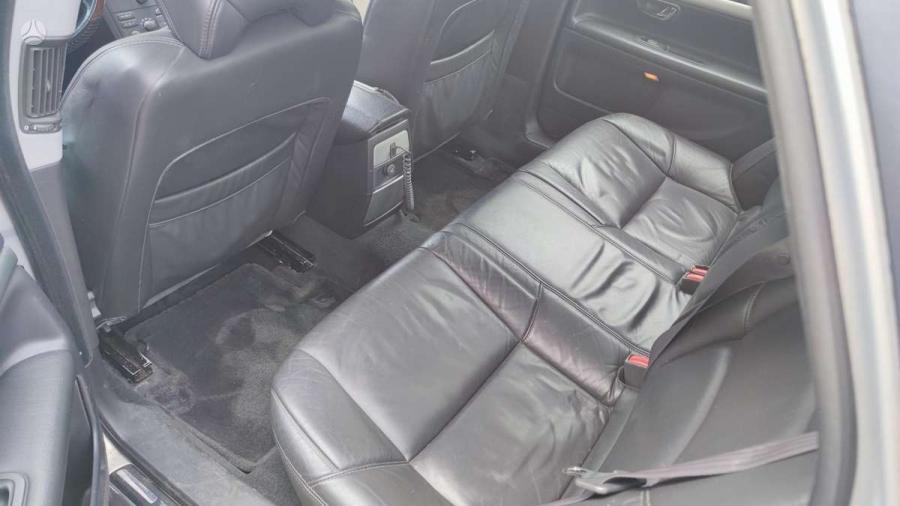 Grey Volvo S80 2000 in Panevezys, with an engine capacity of 1.98 L and mileage of 233 thousand km for 1100 €, photo 10 on AUTOMOTO.COM.LV