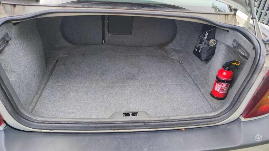 Grey Volvo S80 2000 in Panevezys, with an engine capacity of 1.98 L and mileage of 233 thousand km for 1100 €, photo 11 on AUTOMOTO.COM.LV