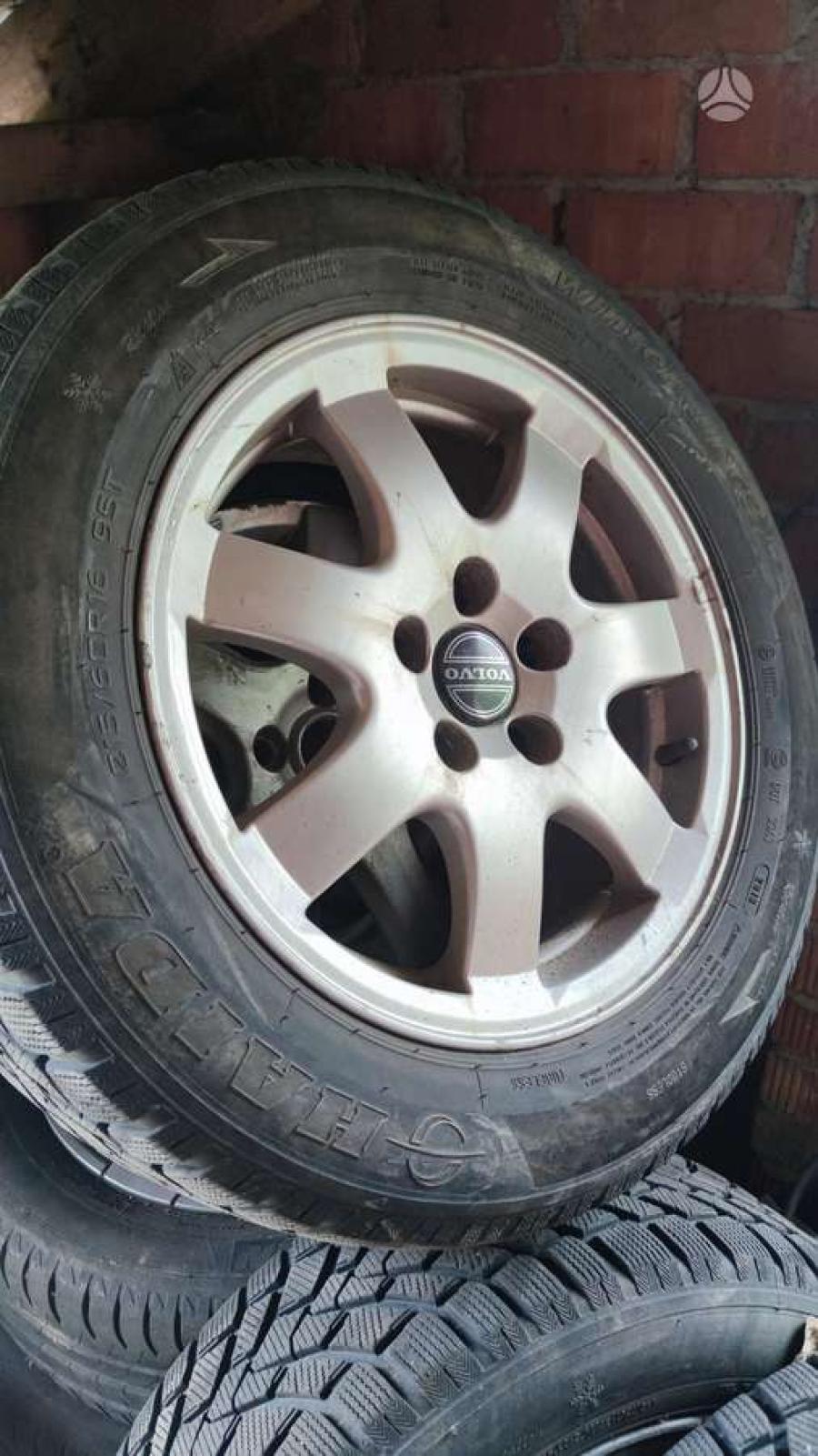 Grey Volvo S80 2000 in Panevezys, with an engine capacity of 1.98 L and mileage of 233 thousand km for 1100 €, photo 14 on AUTOMOTO.COM.LV