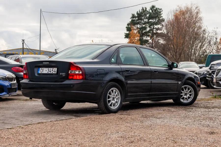 Pelēks Volvo S80 2000 Rīga, ar dzinēja tilpumu 2.40 L un nobraukumu 254 tūkst. km par 2995 €, foto 5 vietnē AUTOMOTO.COM.LV