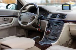 Pelēks Volvo S80 2000 Rīga, ar dzinēja tilpumu 2.40 L un nobraukumu 254 tūkst. km par 2995 €, foto 21 vietnē AUTOMOTO.COM.LV