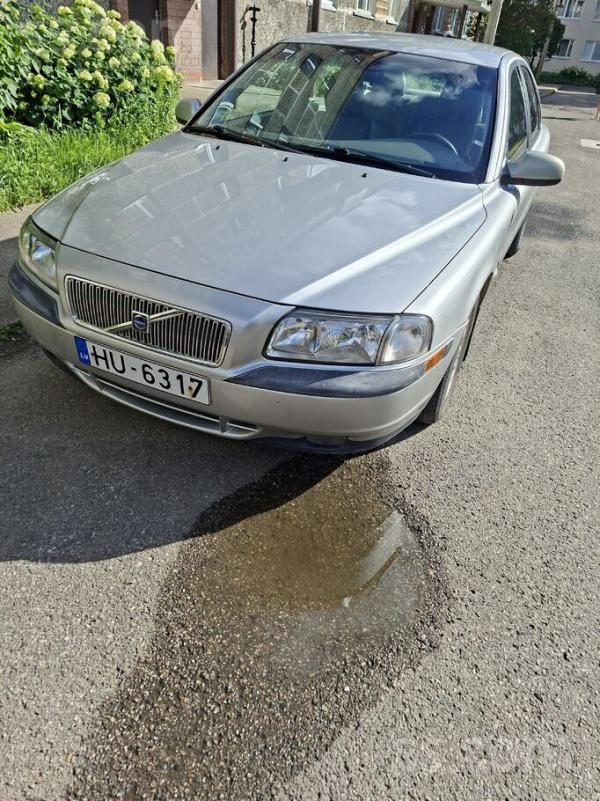 Pelēks Volvo S80 2000 Daugavpils, ar dzinēja tilpumu 2.50 L un nobraukumu 320 tūkst. km par 1750 €, foto 1 vietnē AUTOMOTO.COM.LV