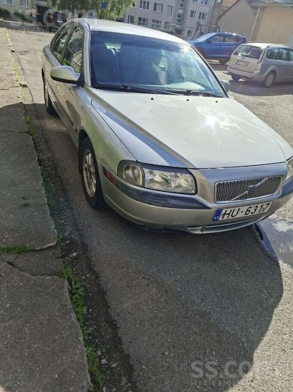 Pelēks Volvo S80 2000 Daugavpils, ar dzinēja tilpumu 2.50 L un nobraukumu 320 tūkst. km par 1750 €, foto 2 vietnē AUTOMOTO.COM.LV