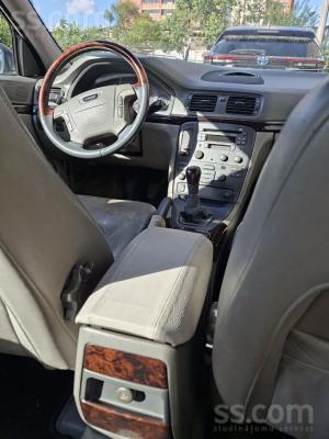 Grey Volvo S80 2000 in Daugavpils, with an engine capacity of 2.50 L and mileage of 320 thousand km for 1750 €, photo 5 on AUTOMOTO.COM.LV