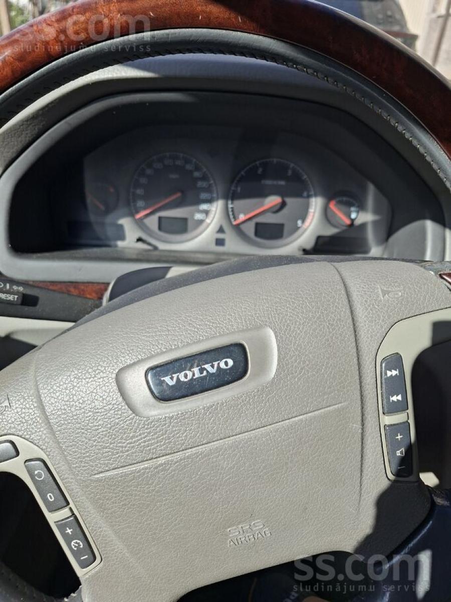 Grey Volvo S80 2000 in Daugavpils, with an engine capacity of 2.50 L and mileage of 320 thousand km for 1750 €, photo 7 on AUTOMOTO.COM.LV