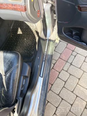 Grey Volvo S80 2000 in Cesis, with an engine capacity of 2.50 L and mileage of 480 thousand km for 1200 €, photo 4 on AUTOMOTO.COM.LV