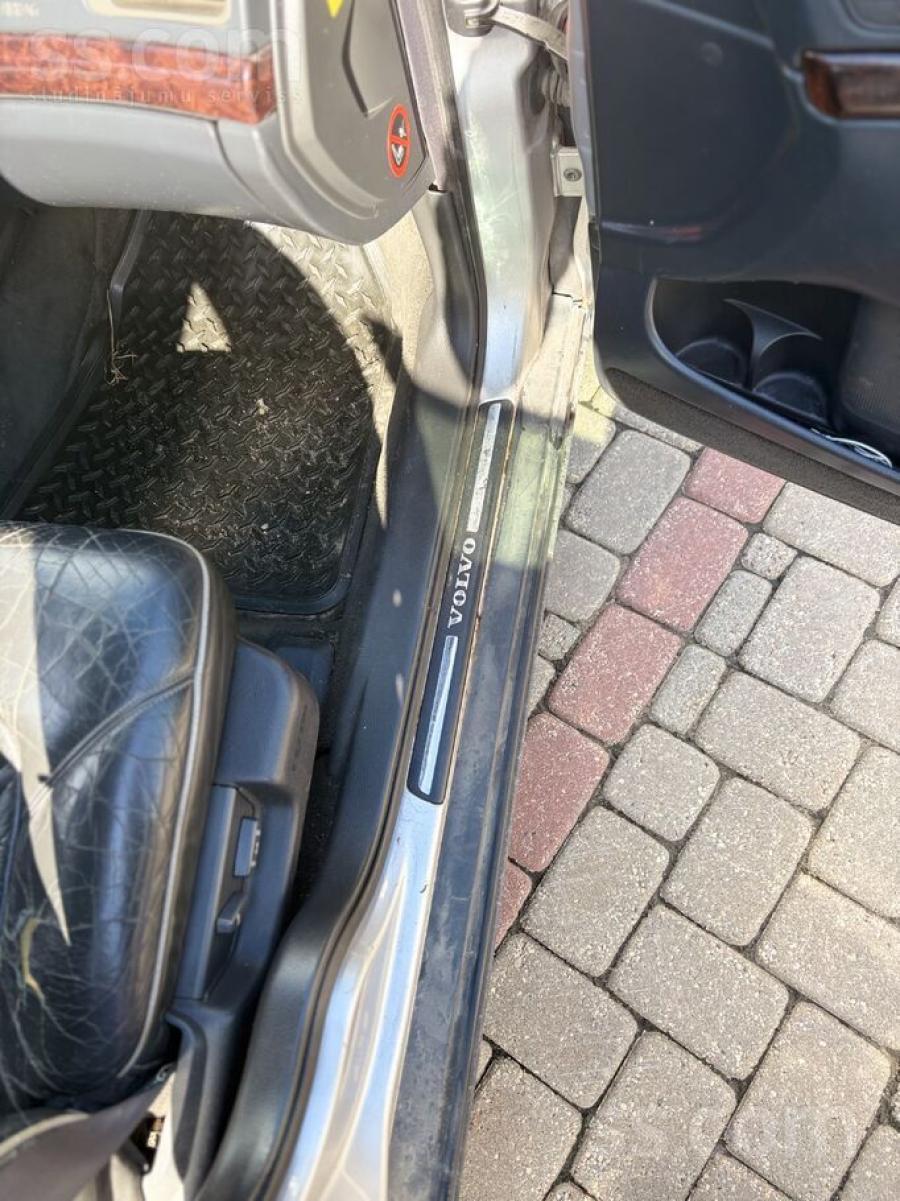 Grey Volvo S80 2000 in Cesis, with an engine capacity of 2.50 L and mileage of 480 thousand km for 1200 €, photo 4 on AUTOMOTO.COM.LV