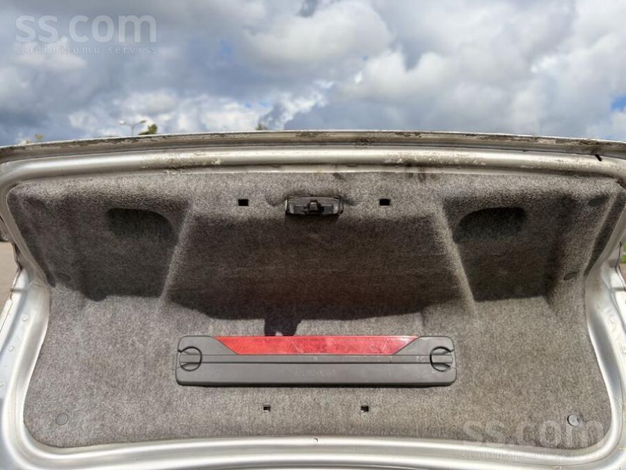 Grey Volvo S80 2000 in Cesis, with an engine capacity of 2.50 L and mileage of 480 thousand km for 1200 €, photo 11 on AUTOMOTO.COM.LV