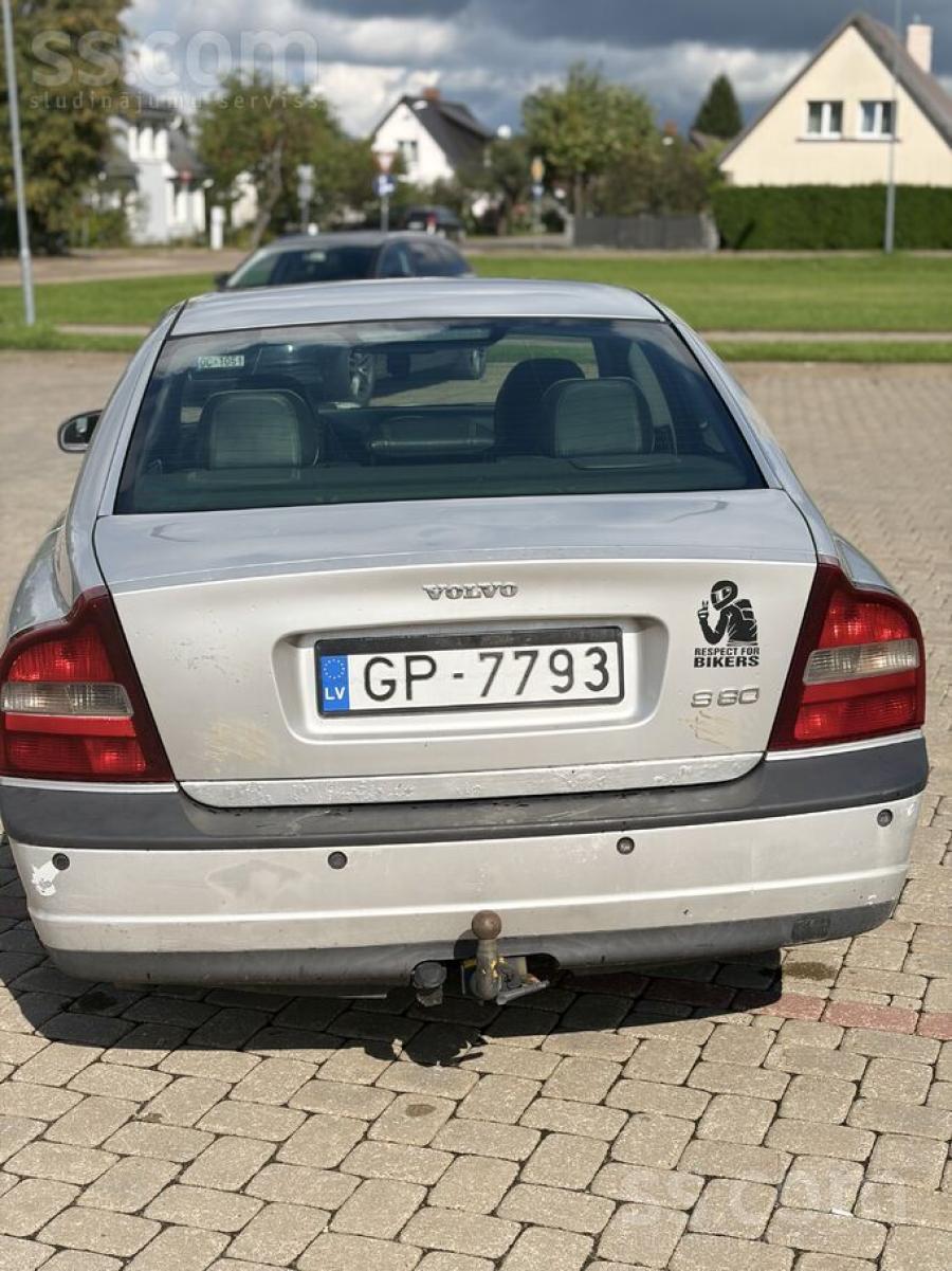 Grey Volvo S80 2000 in Cesis, with an engine capacity of 2.50 L and mileage of 480 thousand km for 1200 €, photo 13 on AUTOMOTO.COM.LV