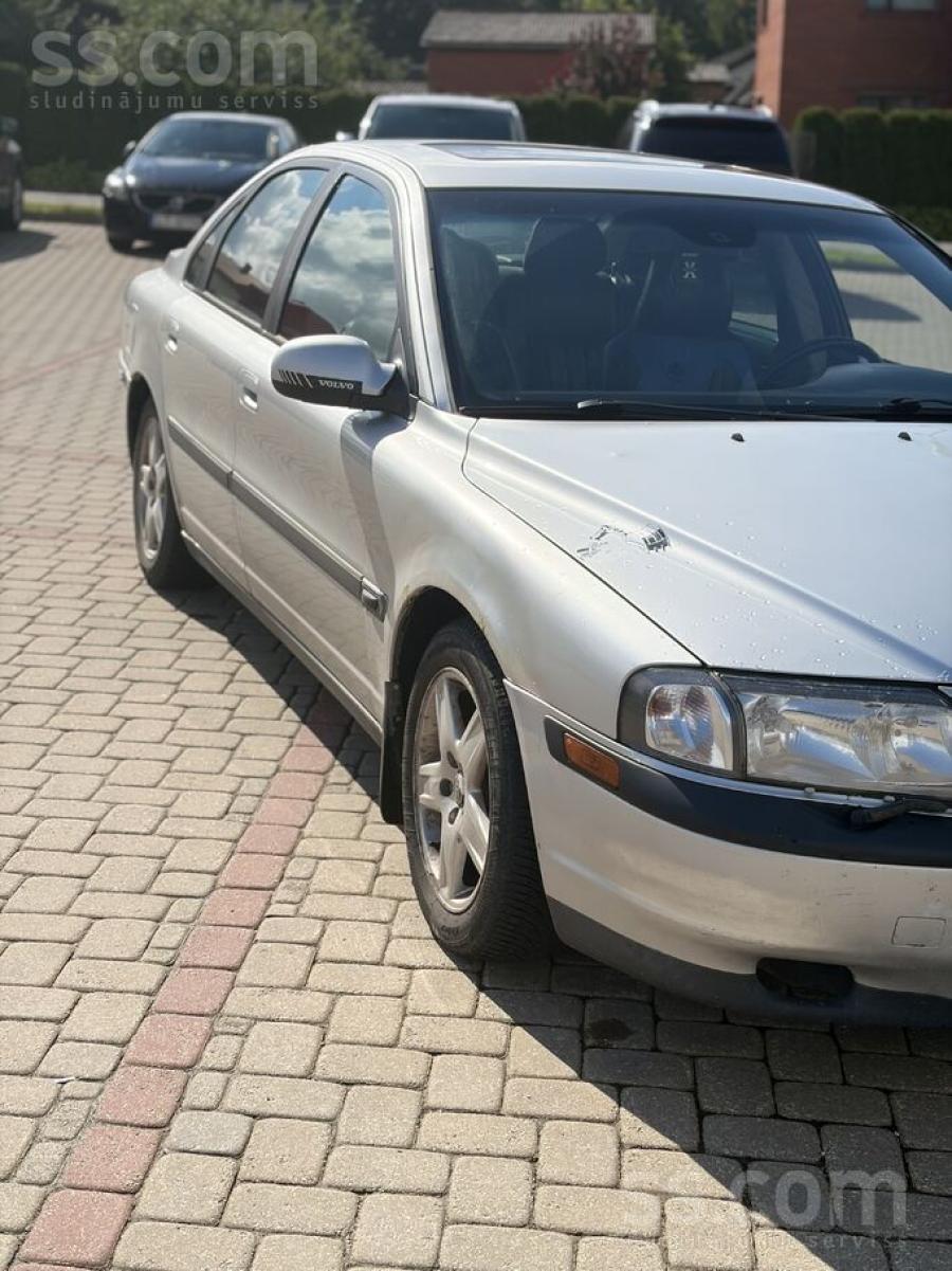 Grey Volvo S80 2000 in Cesis, with an engine capacity of 2.50 L and mileage of 480 thousand km for 1200 €, photo 16 on AUTOMOTO.COM.LV
