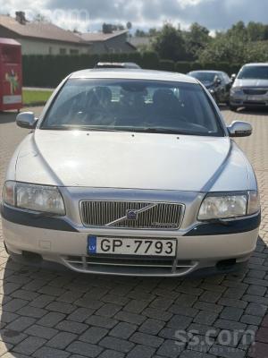 Grey Volvo S80 2000 in Cesis, with an engine capacity of 2.50 L and mileage of 480 thousand km for 1200 €, photo 17 on AUTOMOTO.COM.LV