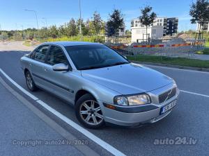 Grey Volvo S80 2000 in Tallinn, with an engine capacity of 2.40 L and mileage of 150 thousand km for 999 €, photo  on AUTOMOTO.COM.LV