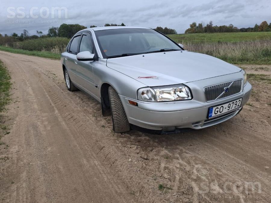 Серый Вольво С80 2000 в Даугавпилс, объемом двигателя 2.40 л и пробегом 299 тыс. км за 1150 €, фото 1 на AUTOMOTO.COM.LV