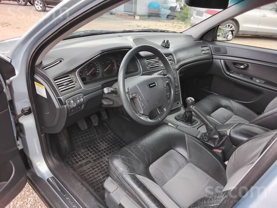 Pelēks Volvo S80 2001 Rīga, ar dzinēja tilpumu 2.40 L un nobraukumu 300 tūkst. km par 1250 €, foto 7 vietnē AUTOMOTO.COM.LV