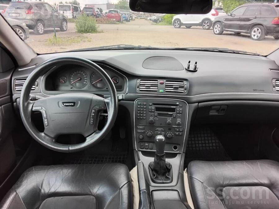 Pelēks Volvo S80 2001 Rīga, ar dzinēja tilpumu 2.40 L un nobraukumu 300 tūkst. km par 1250 €, foto 9 vietnē AUTOMOTO.COM.LV