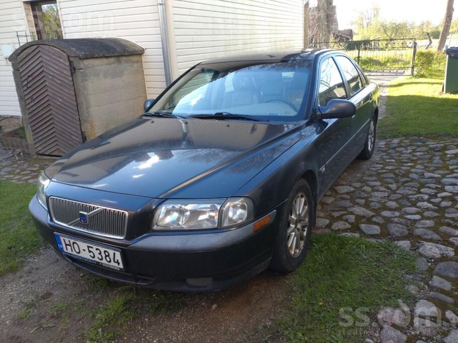 Grey Volvo S80 2001 in Valmiera, with an engine capacity of 2.50 L and mileage of 348 thousand km for 2150 €, photo 1 on AUTOMOTO.COM.LV