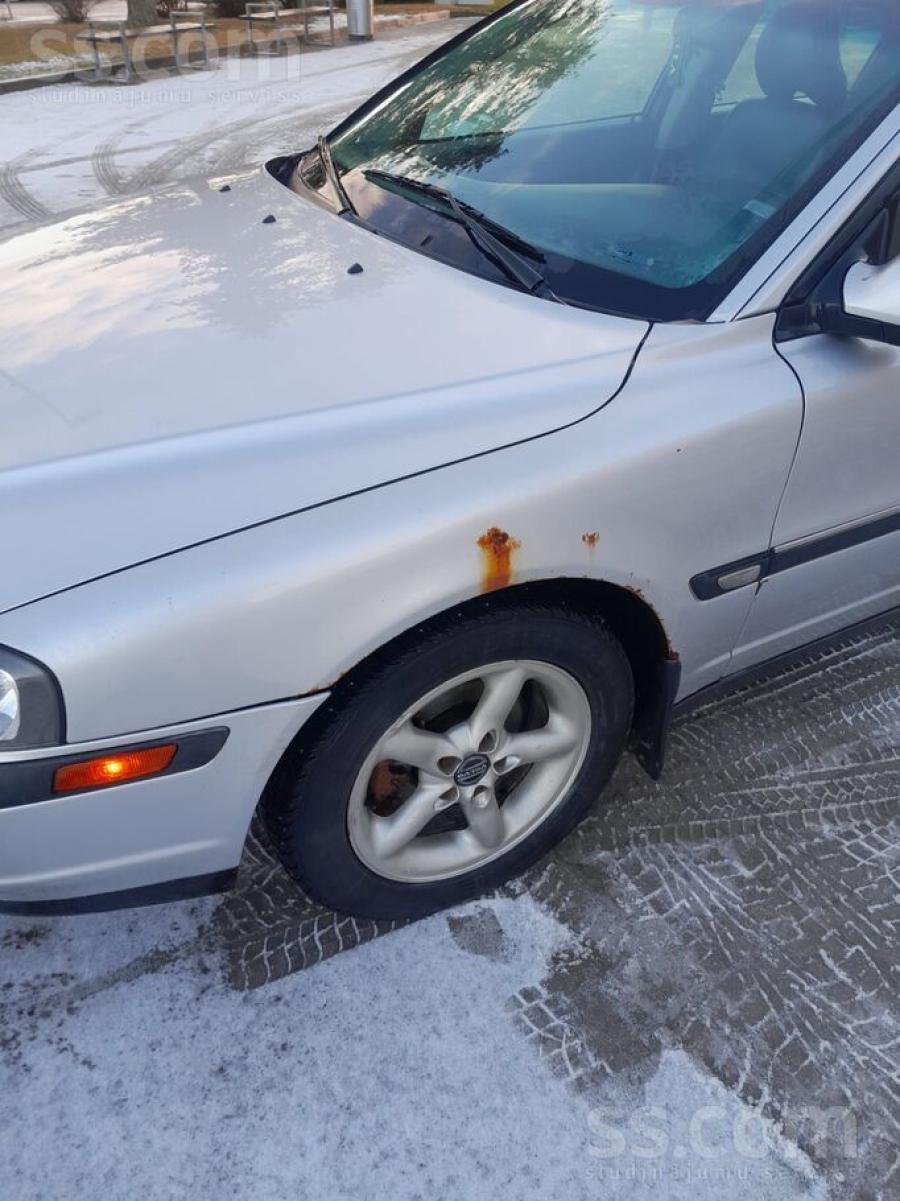 Pelēks Volvo S80 2001 Aizkraukle, ar dzinēja tilpumu 2.50 L un nobraukumu 382 tūkst. km par 950 €, foto 5 vietnē AUTOMOTO.COM.LV
