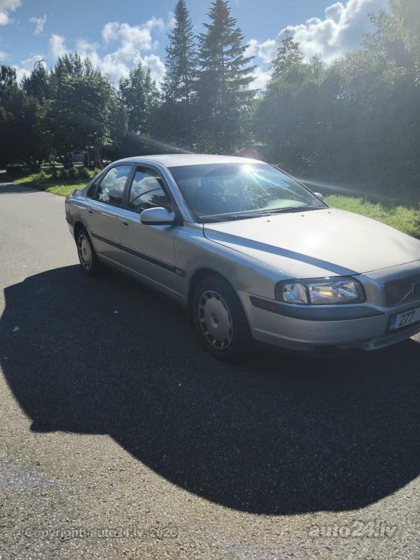 Grey Volvo S80 2001 in Tallinn, with an engine capacity of 2.00 L and mileage of 242 thousand km for 2200 €, photo 3 on AUTOMOTO.COM.LV