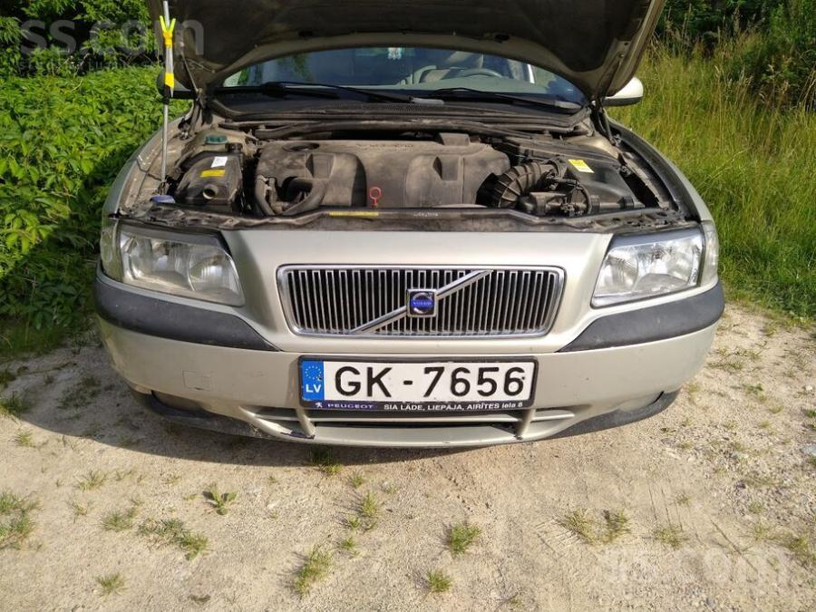 Pelēks Volvo S80 2001 Jelgava, ar dzinēja tilpumu 2.40 L un nobraukumu 347 tūkst. km par 1255 €, foto 1 vietnē AUTOMOTO.COM.LV