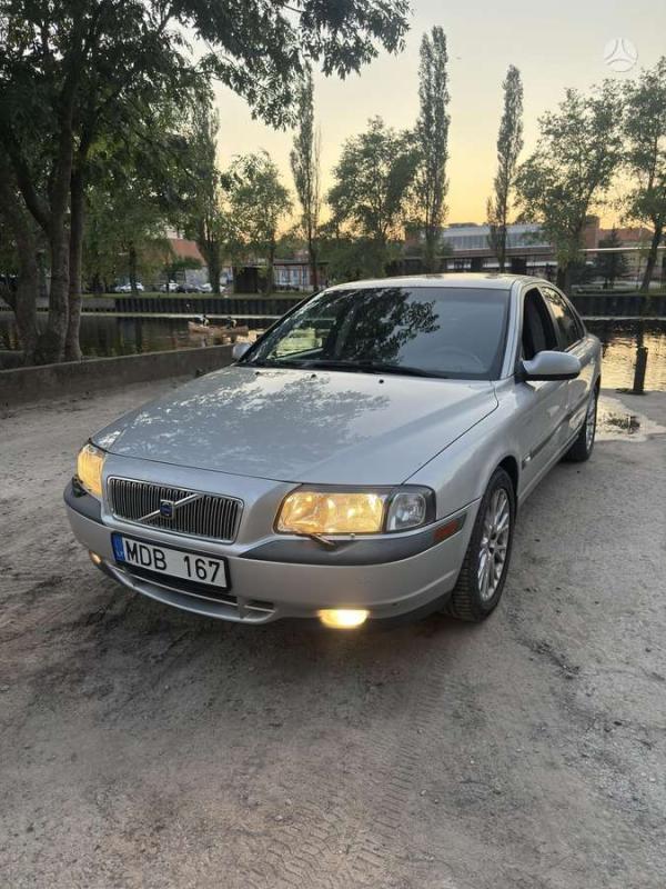 Grey Volvo S80 2001 in Klaipeda, with an engine capacity of 0.00 L and mileage of 428 thousand km for 1850 €, photo 1 on AUTOMOTO.COM.LV