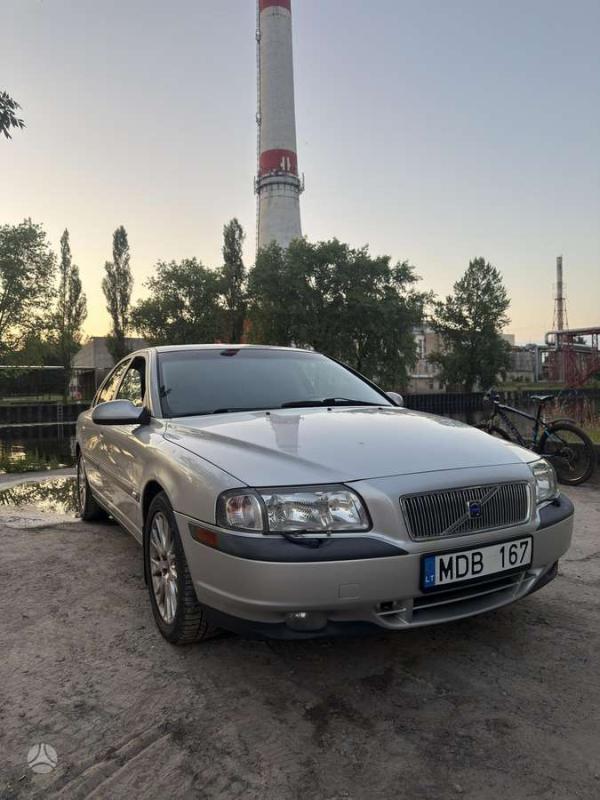Grey Volvo S80 2001 in Klaipeda, with an engine capacity of 0.00 L and mileage of 428 thousand km for 1850 €, photo 6 on AUTOMOTO.COM.LV