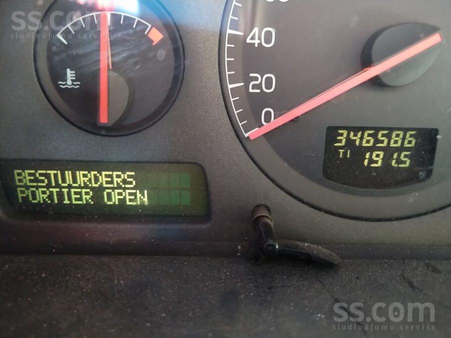 Pelēks Volvo S80 2001 Jelgava, ar dzinēja tilpumu 2.40 L un nobraukumu 347 tūkst. km par 1000 €, foto 8 vietnē AUTOMOTO.COM.LV