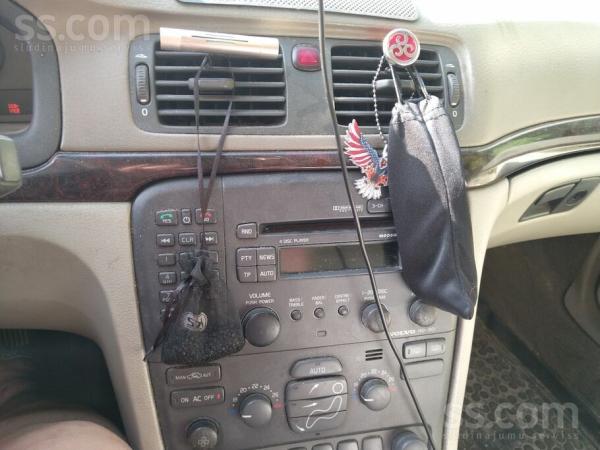 Pelēks Volvo S80 2001 Jelgava, ar dzinēja tilpumu 2.40 L un nobraukumu 347 tūkst. km par 1000 €, foto 9 vietnē AUTOMOTO.COM.LV