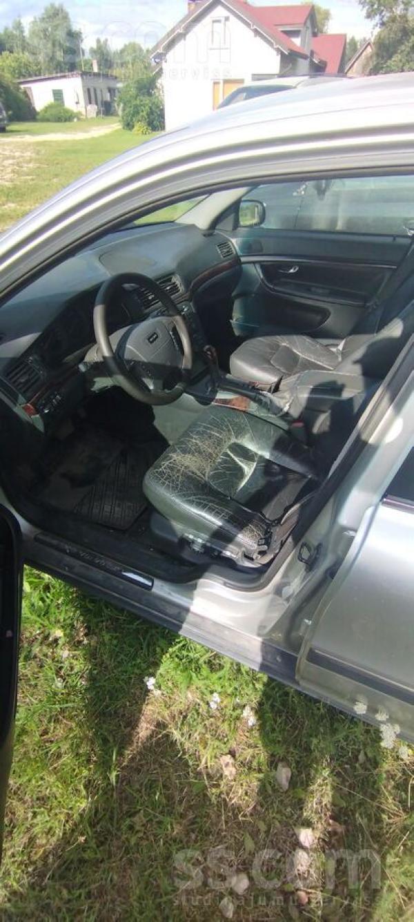 Grey Volvo S80 2001 in Riga, with an engine capacity of 2.50 L and mileage of 448 thousand km for 700 €, photo 5 on AUTOMOTO.COM.LV