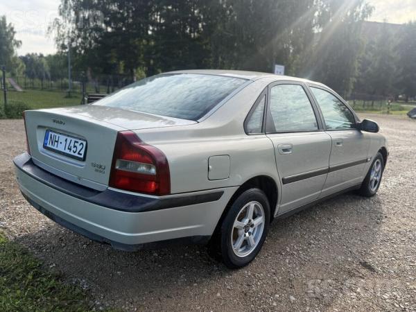 Grey Volvo S80 2001 in Kuldiga, with an engine capacity of 2.50 L and mileage of 442 thousand km for 950 €, photo 4 on AUTOMOTO.COM.LV