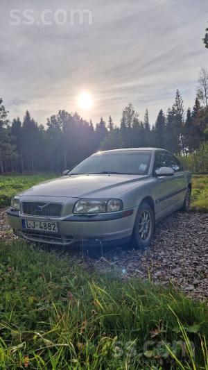 Pelēks Volvo S80 2001 Cēsis, ar dzinēja tilpumu 2.40 L un nobraukumu 328 tūkst. km par 1200 €, foto 3 vietnē AUTOMOTO.COM.LV