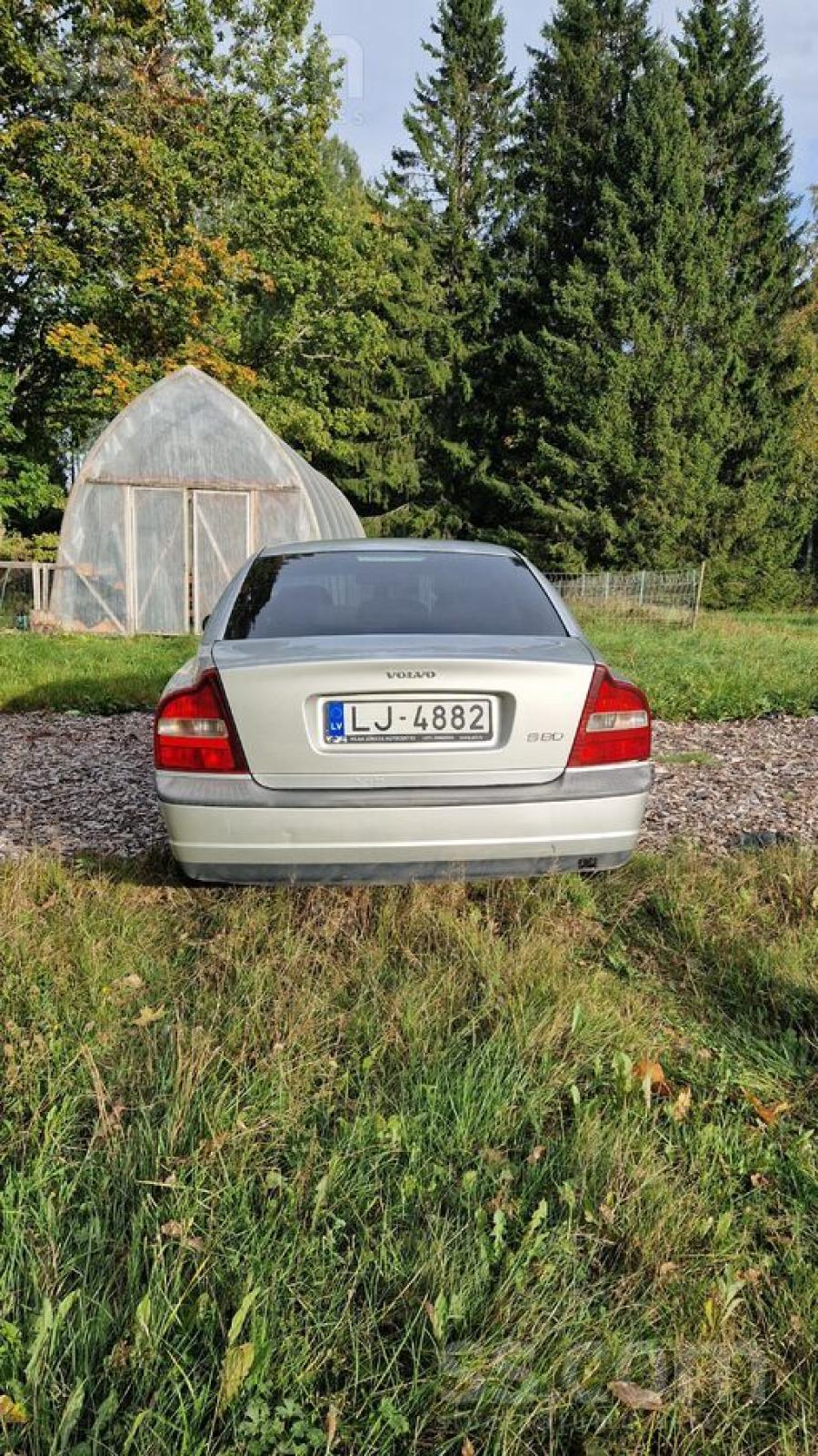 Pelēks Volvo S80 2001 Cēsis, ar dzinēja tilpumu 2.40 L un nobraukumu 328 tūkst. km par 1200 €, foto 5 vietnē AUTOMOTO.COM.LV