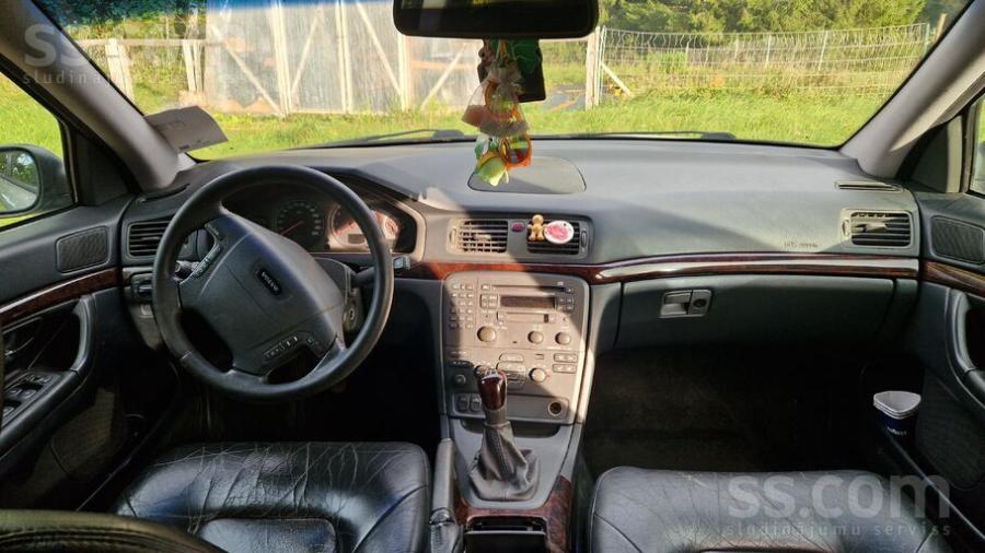 Pelēks Volvo S80 2001 Cēsis, ar dzinēja tilpumu 2.40 L un nobraukumu 328 tūkst. km par 1200 €, foto 8 vietnē AUTOMOTO.COM.LV