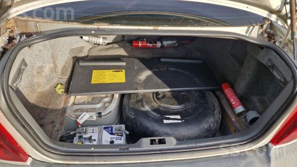 Grey Volvo S80 2001 in Cesis, with an engine capacity of 2.40 L and mileage of 328 thousand km for 1200 €, photo 9 on AUTOMOTO.COM.LV