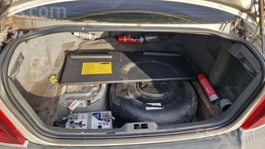 Pelēks Volvo S80 2001 Cēsis, ar dzinēja tilpumu 2.40 L un nobraukumu 328 tūkst. km par 1200 €, foto 9 vietnē AUTOMOTO.COM.LV
