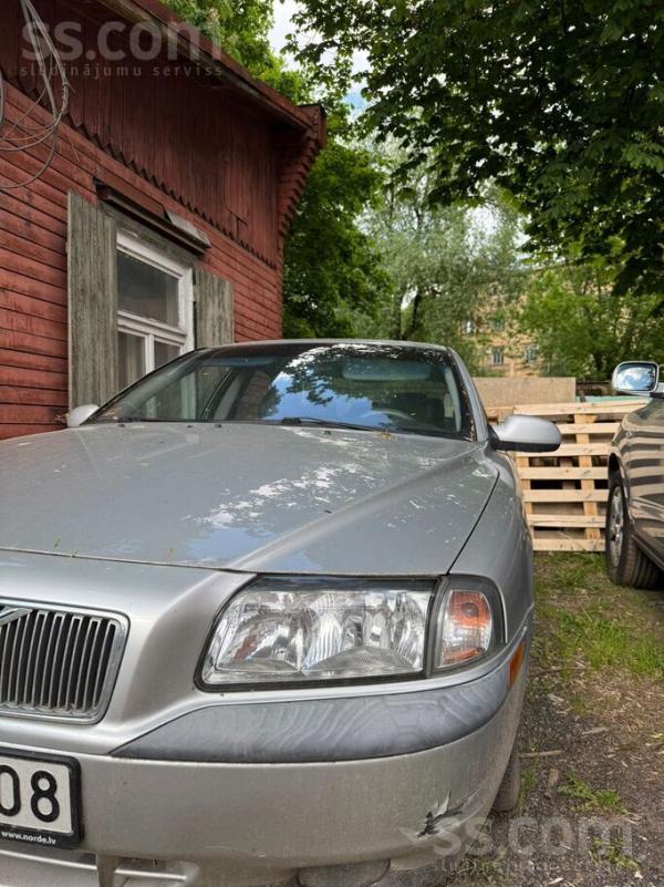Grey Volvo S80 2002 in Riga, with an engine capacity of 2.00 L and mileage of 260 thousand km for 3200 €, photo 1 on AUTOMOTO.COM.LV